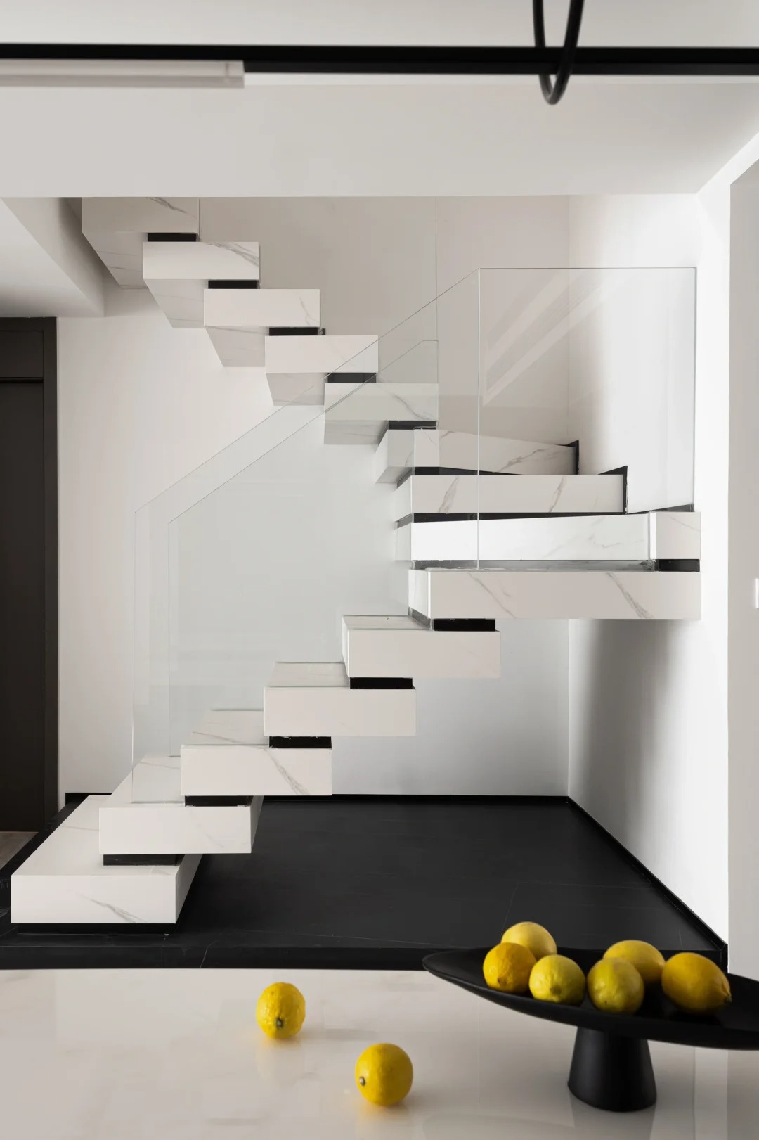 Stacked Floating Staircase--A Visual Statement , Ultimate Design